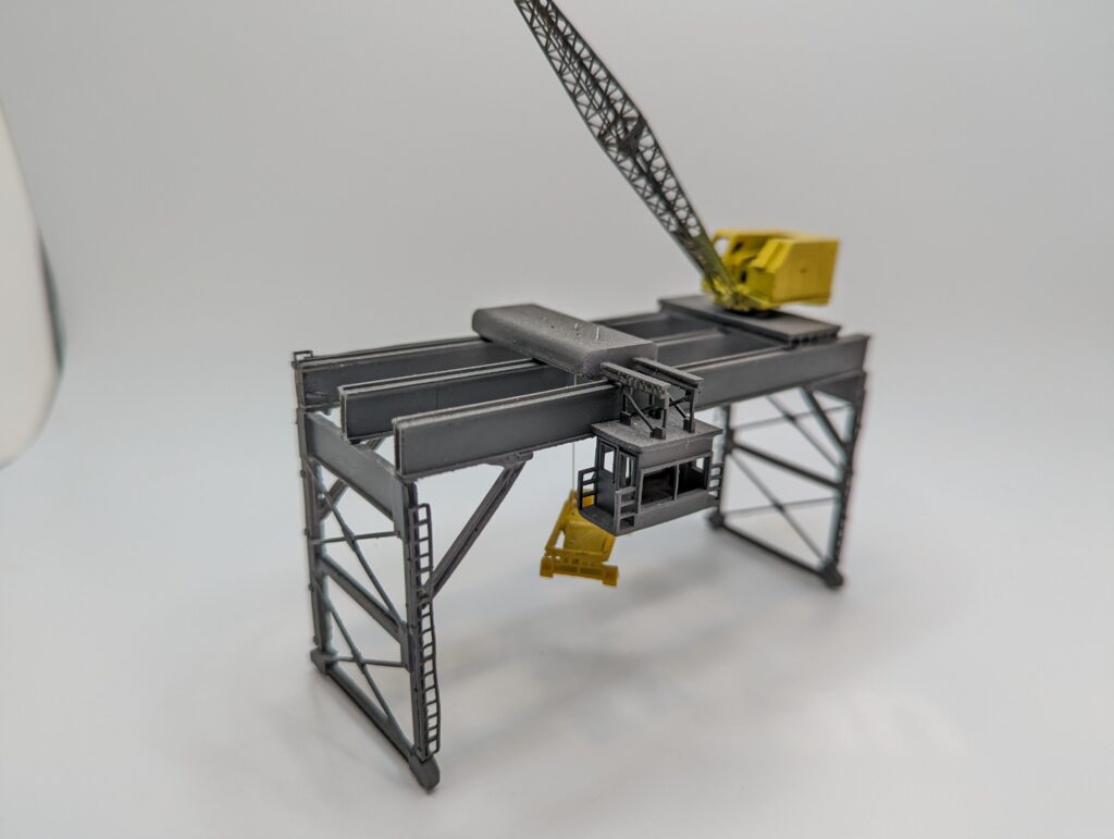 Dual Side Shaker With Crane Platform - Model Railroad Engineering