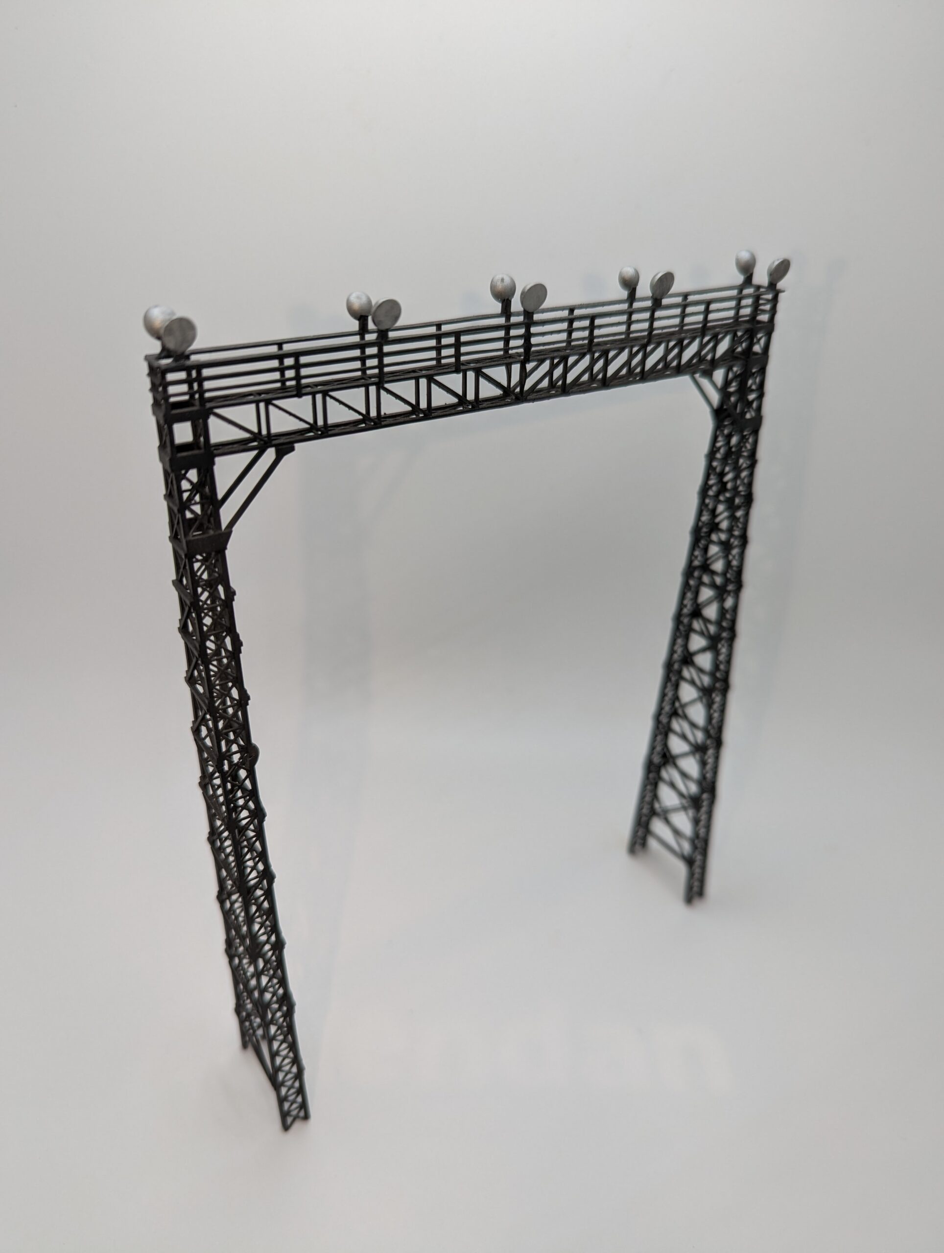 Dual Sided Light Tower - Model Railroad Engineering