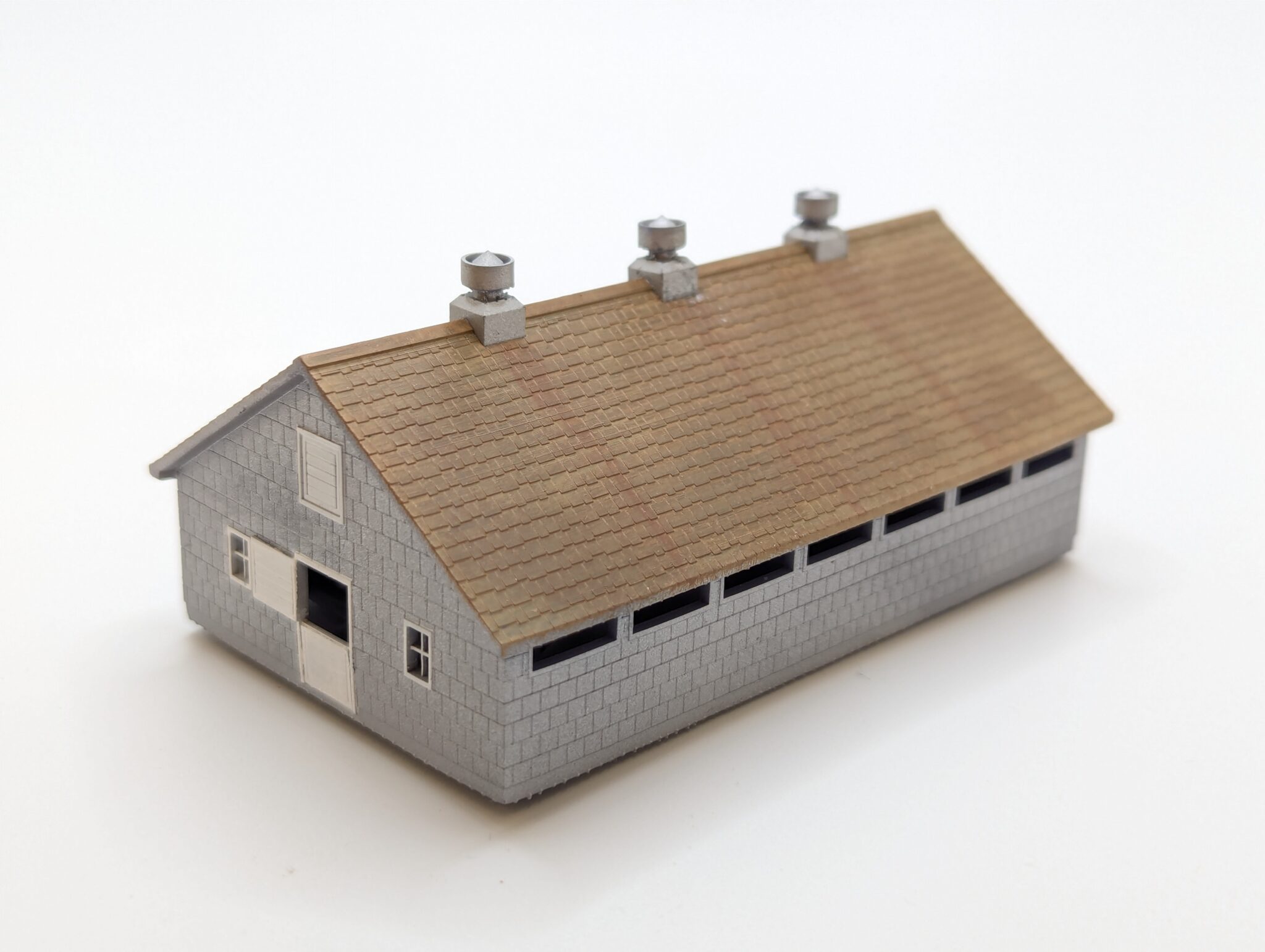Small Hog Barn - Model Railroad Engineering