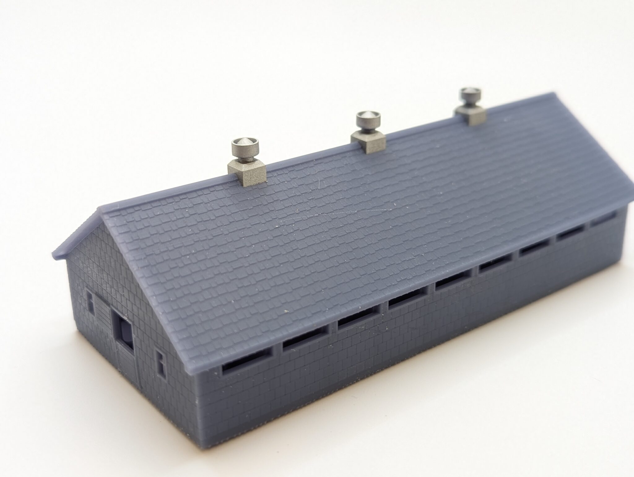 Large Hog Barn - Model Railroad Engineering