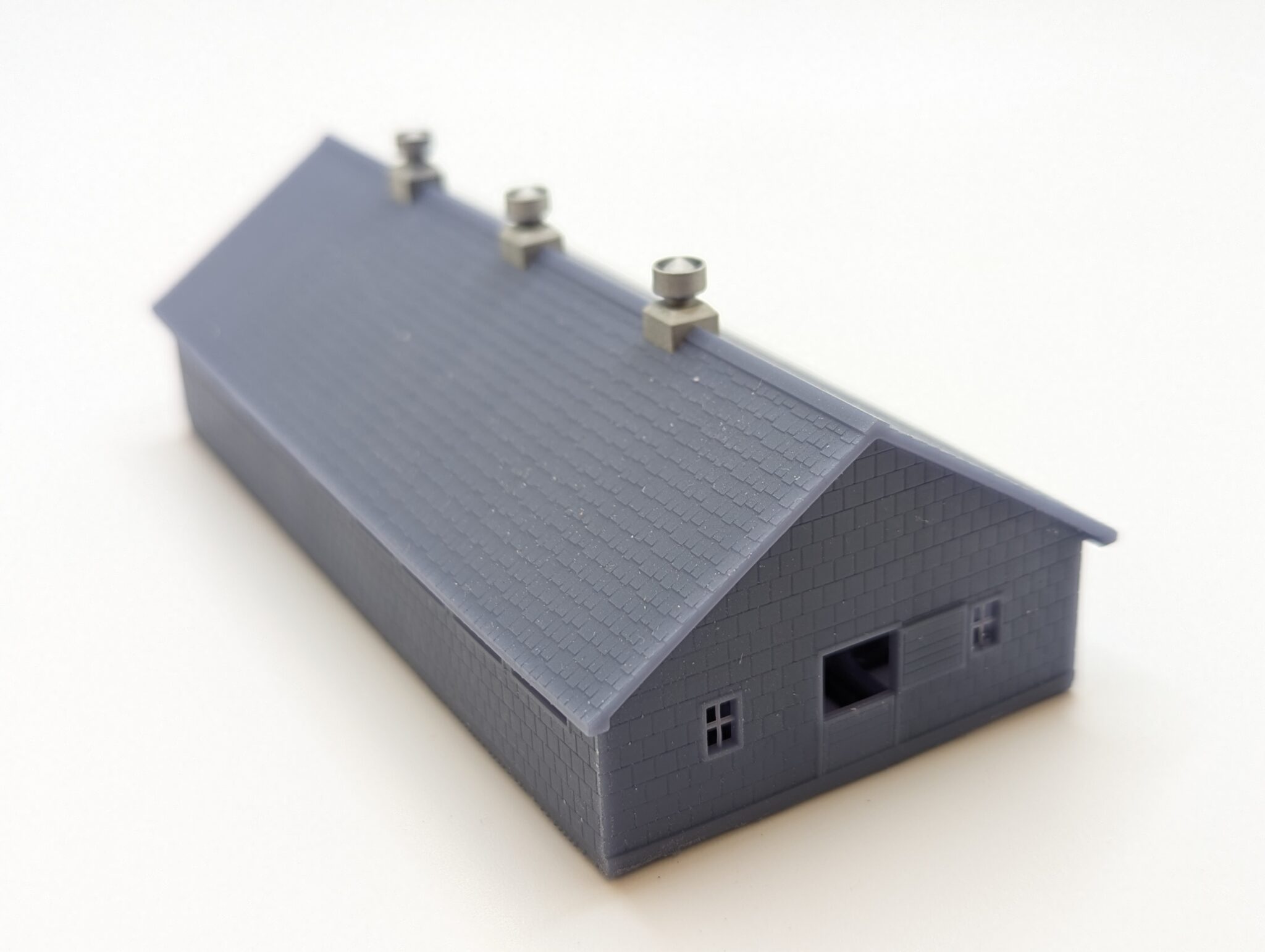 Large Hog Barn - Model Railroad Engineering