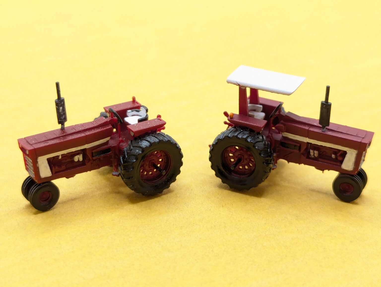 Red 66 Series Narrow Front Tractor w/o Rops - Model Railroad Engineering